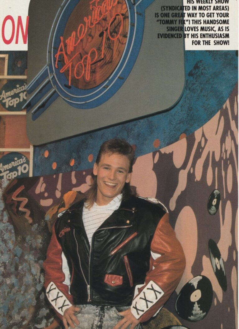 Tommy Puett Mark Paul Gosselaar Tiffani Amber Thiessen Mario Lopz ...