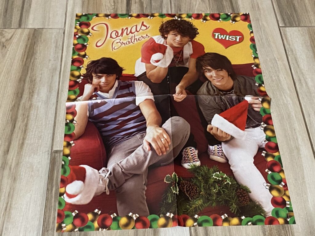 Miley Cyrus Hannah Montannah Jonas Brothers teen magazine poster live ...