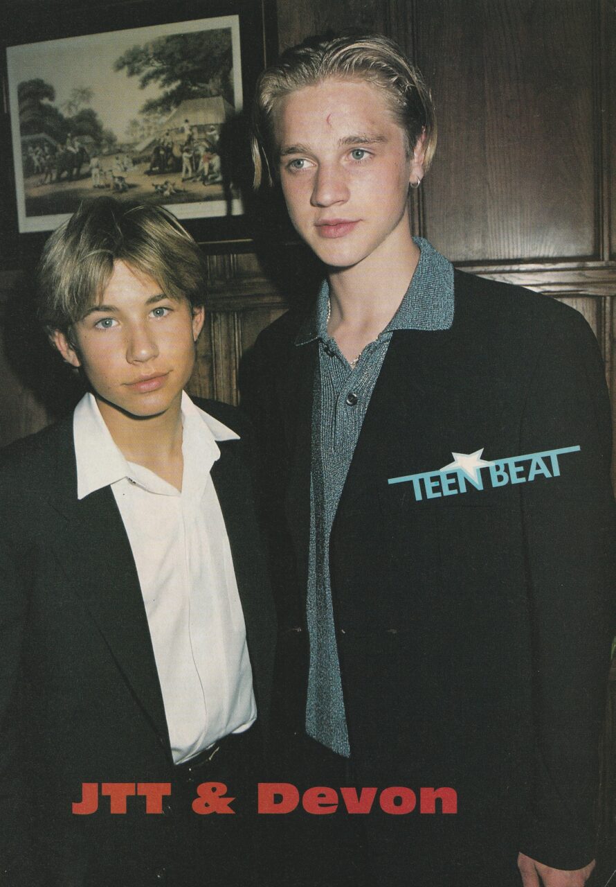 Jonathan Taylor Thomas Devon Sawa Mary Kate Olsen Ashley Olsen Michael Galeota Michelle ...